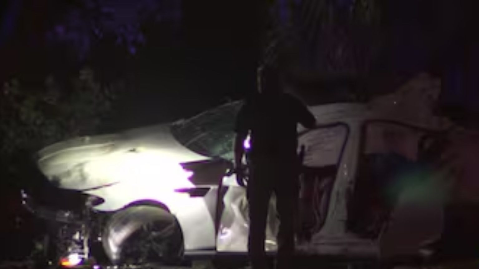 Three teenagers tragically lose their lives in a high-speed crash on ...